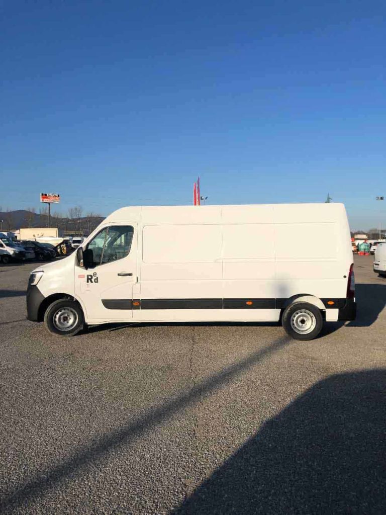 Renault Master Red Edition- Van | Toscana Trucks Concessionaria Ufficiale