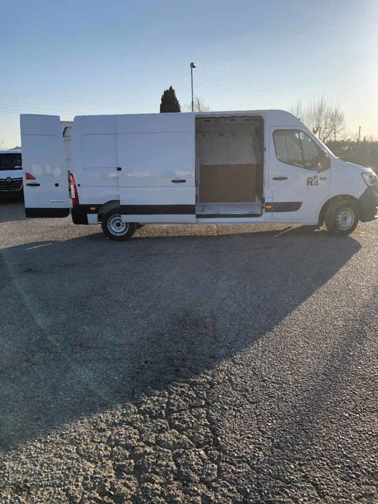 Renault Master Red Edition- Van | Toscana Trucks Concessionaria Ufficiale